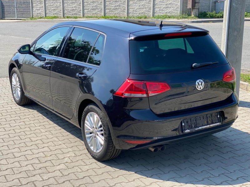 VW GOLF VII CUP 2,0TDi 110kW r. 2015 pouze 165 239KM