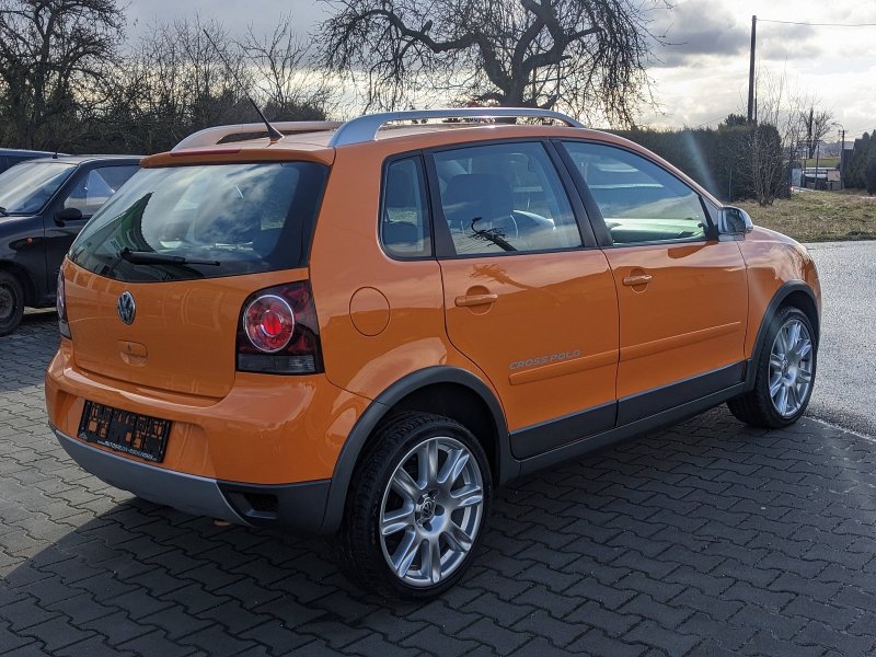 VW CROSS POLO 1,4 16V 55kW JEN 122 147KM